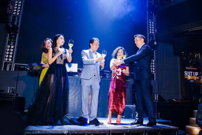 Dư âm đêm tiệc đẳng cấp SUIT UP Party của Tạp chí Nữ Doanh Nhân • NỮ ...