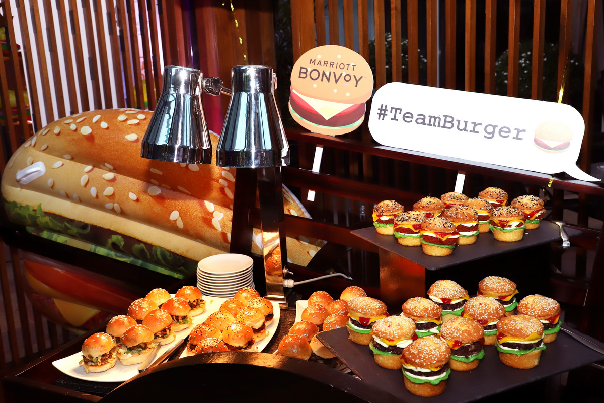 Tập đoàn Marriott tổ chức sự kiện Thưởng thức Burger & Bánh mì đặc biệt